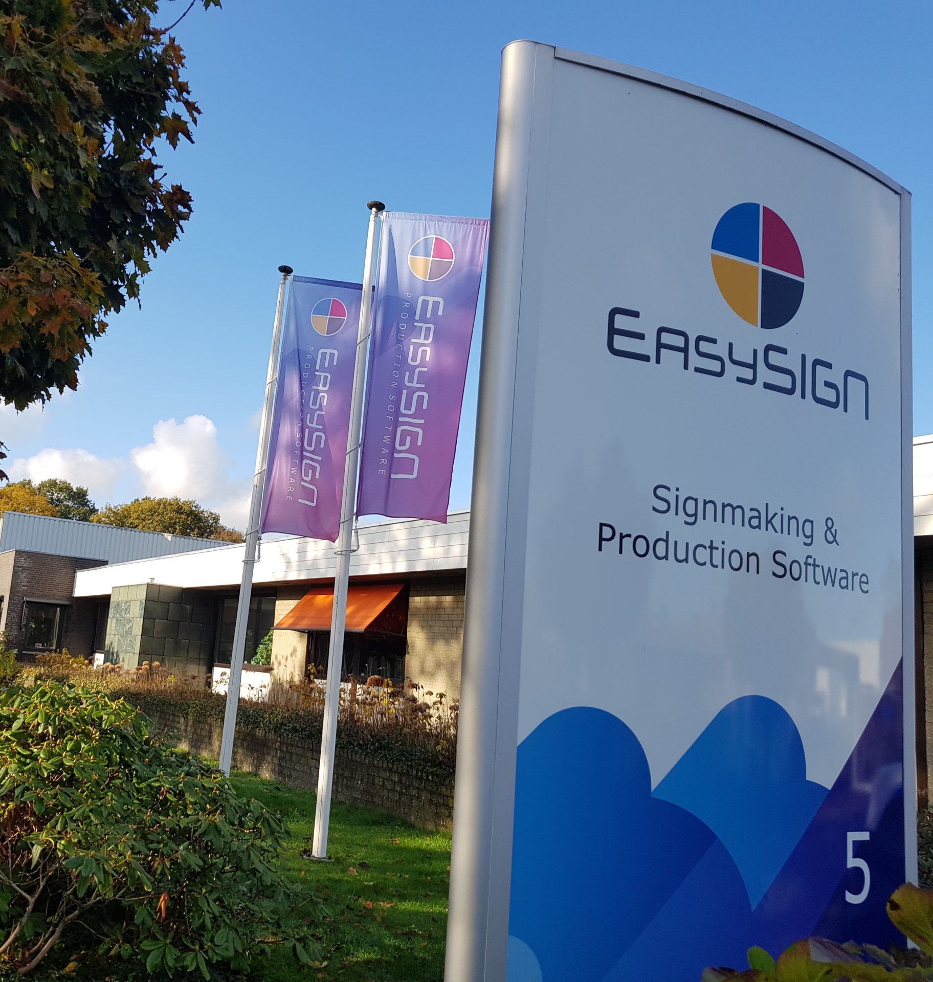 私たちについて•EasySIGN：オールインワンのプロダクションソフトウェア